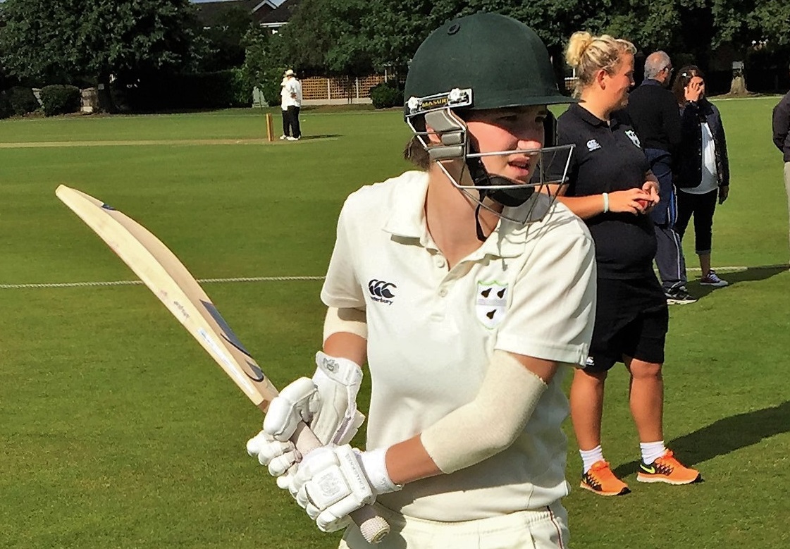Praise for Bredon from Worcestershire girls cricket chief